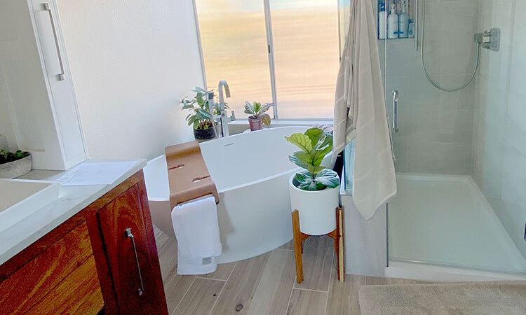 Best Solid Surface Tubs for Small Bathrooms - Giving Tree Home